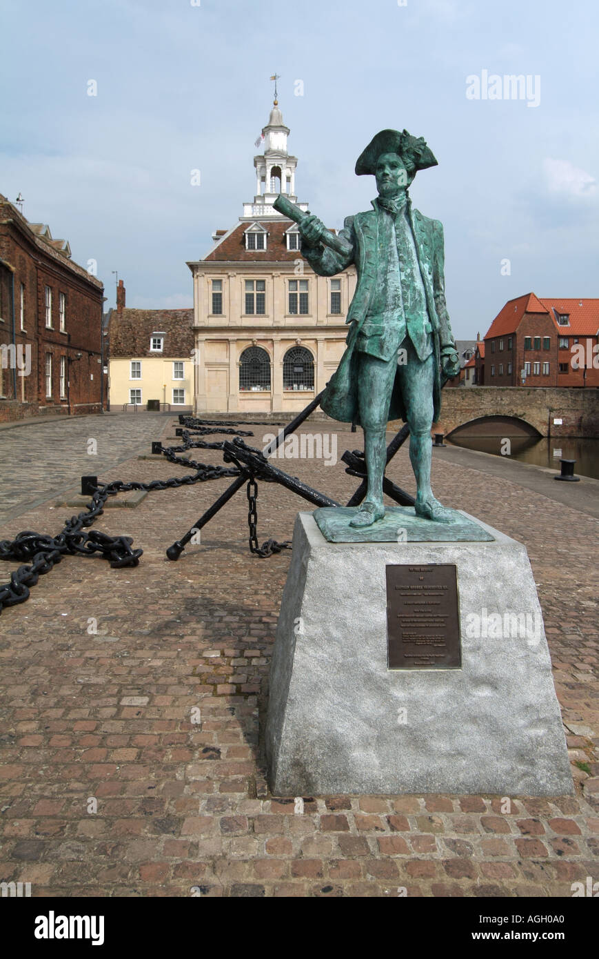 Kings Lynn statue to the memory of Captain George Vancouver explorer ...