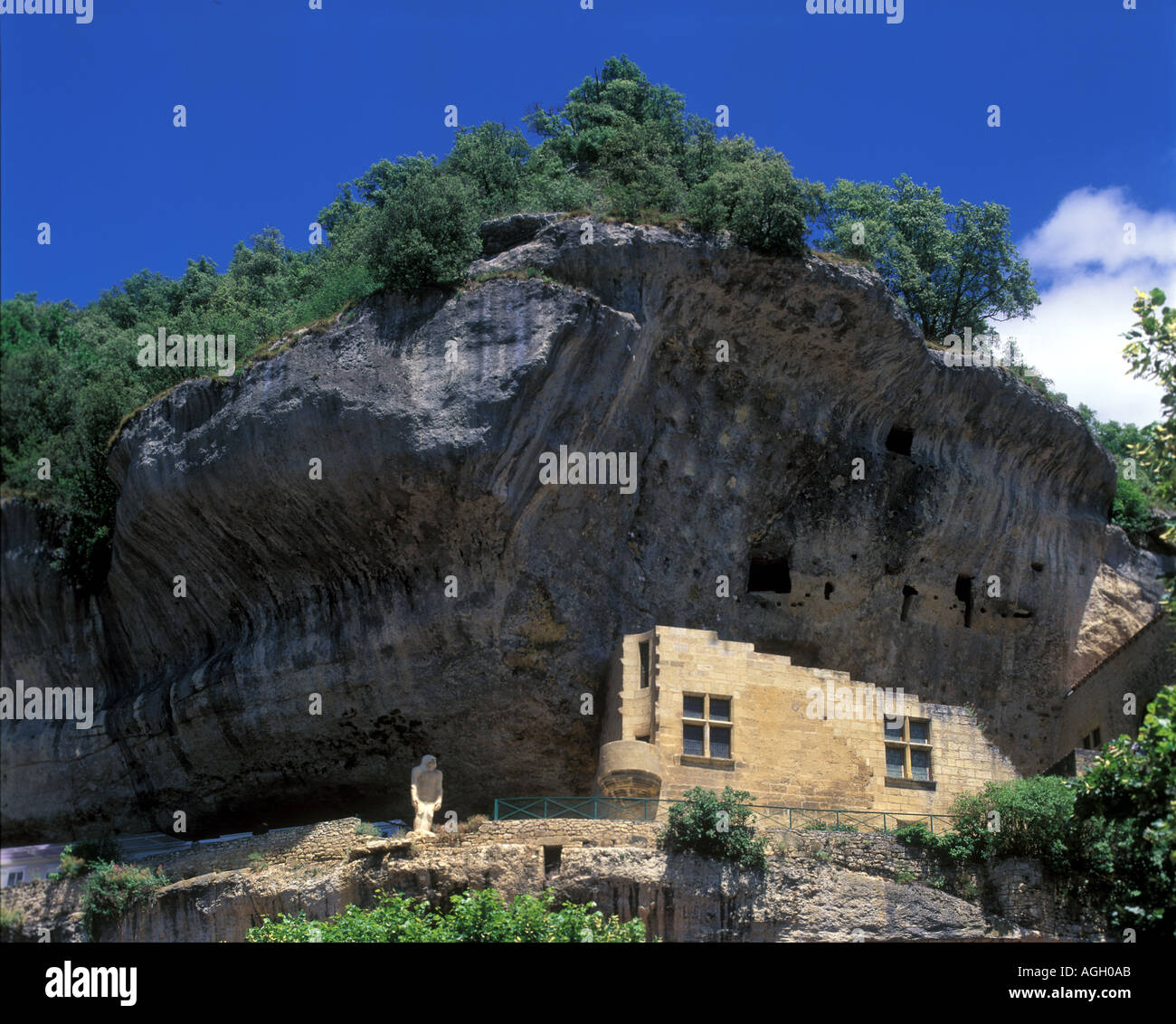 Statue of Cro Magnon Man Les Eyzies France Stock Photo - Alamy