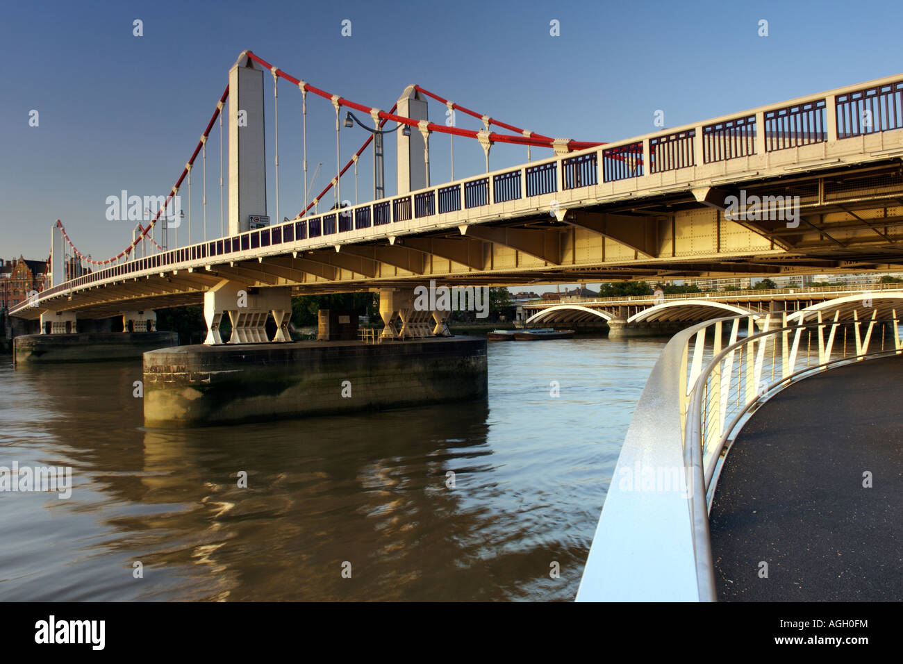 Chelsea Bridge which spans the Thames River in London Stock Photo - Alamy