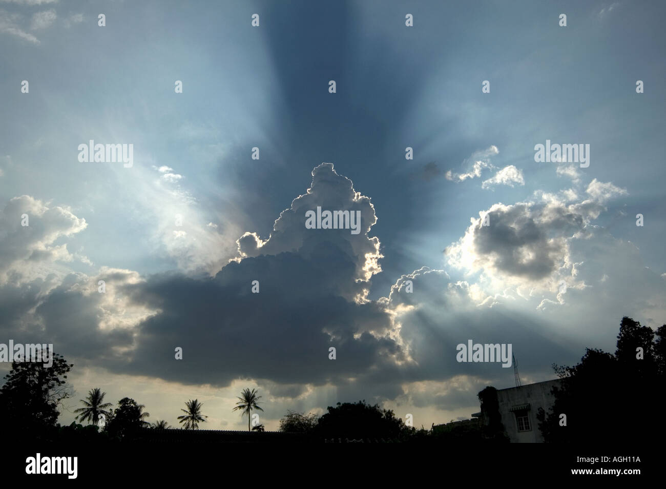 Dramatic cloud shapes, angel clouds, thunderstorms and supercell storm ...