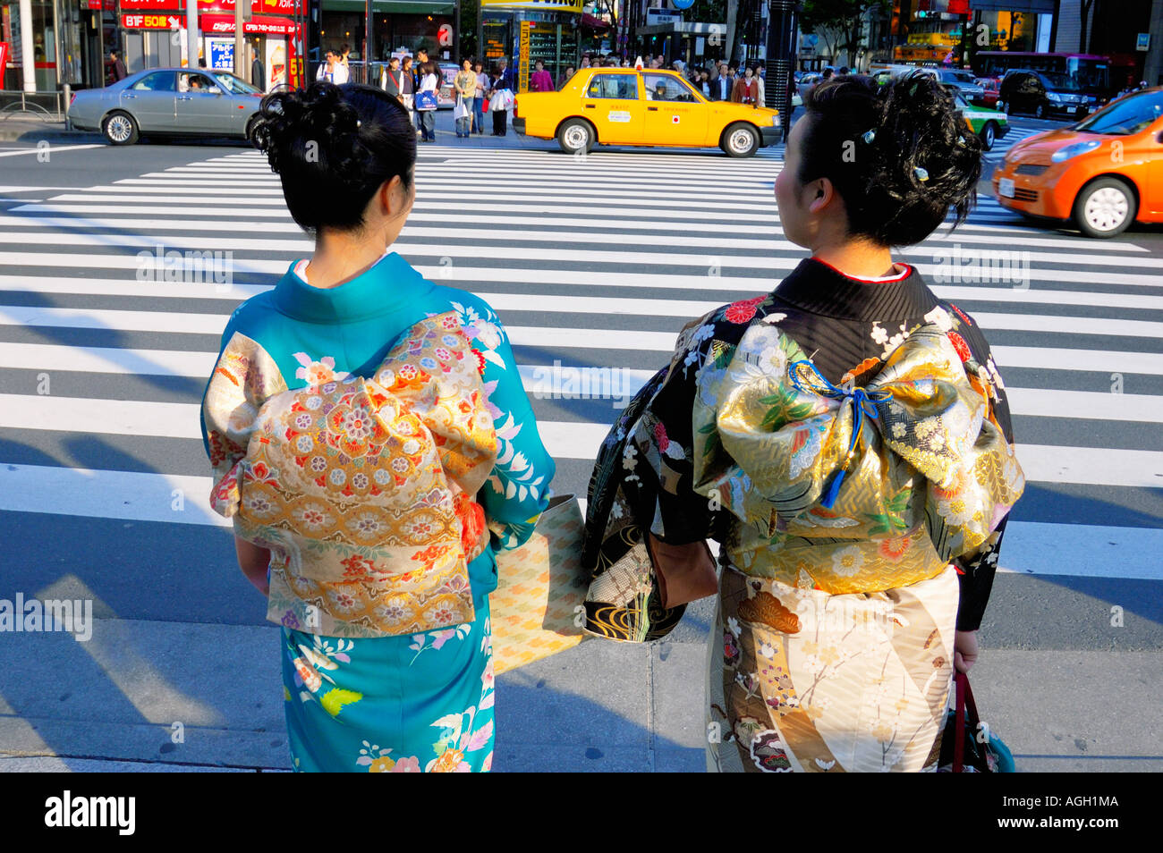 Japanese kimono suit hi-res stock photography and images - Alamy
