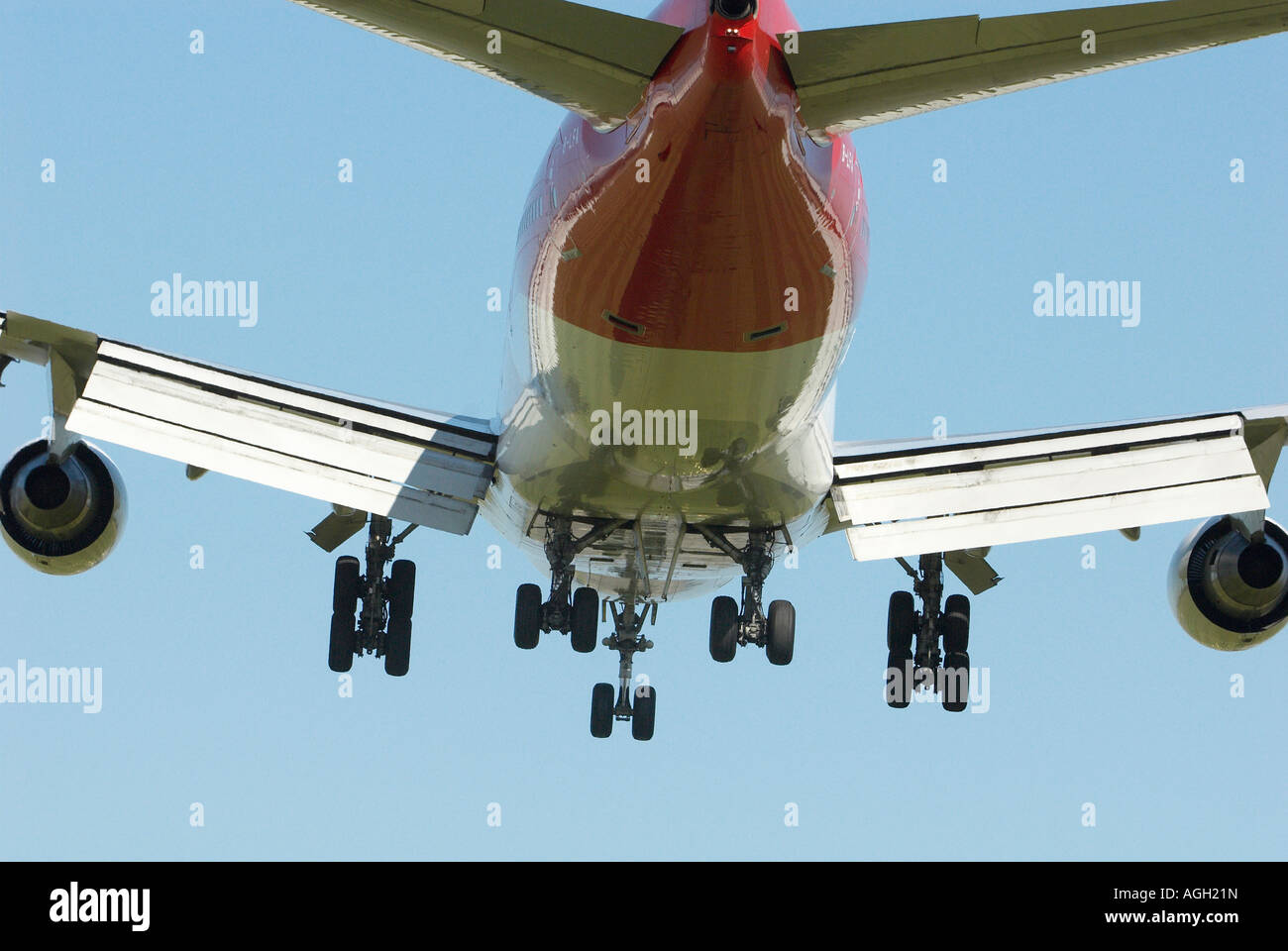 Boeing 747 landing flaps hi-res stock photography and images - Alamy