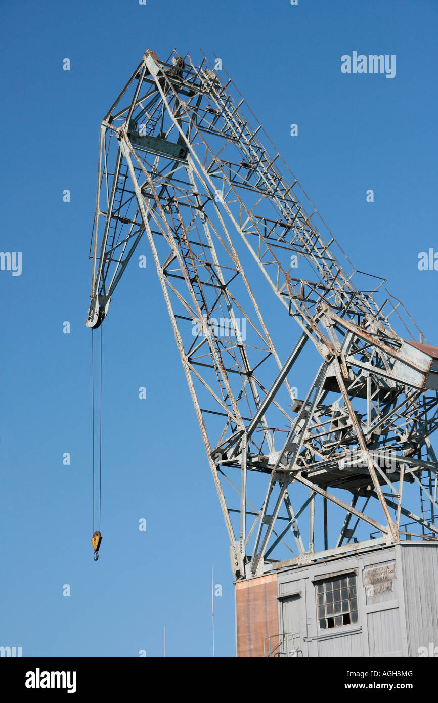 Dock docks dockside crane hi-res stock photography and images - Alamy