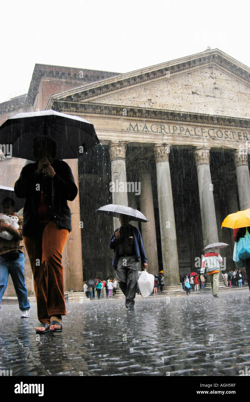 Pantheon on a rainy day, Rome, Italy Stock Photo - Alamy