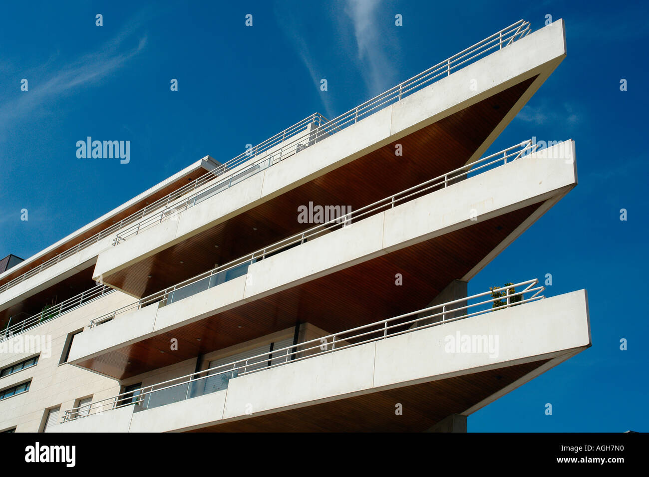 Prow modern building hi-res stock photography and images - Alamy