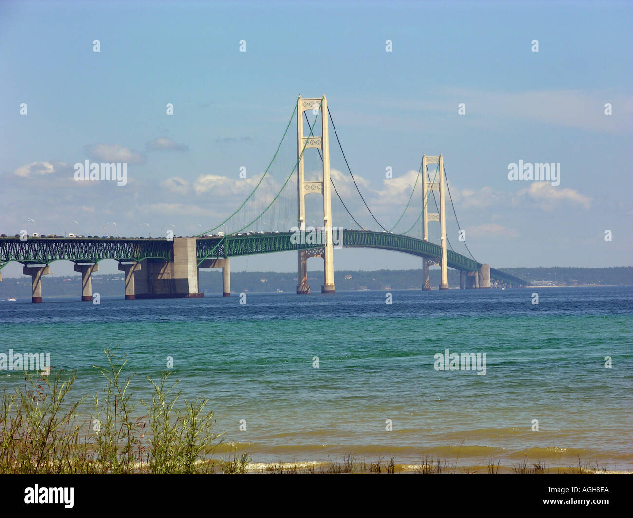 Mackinaw bridge connects Michigan Upper and Lower Peninsula at the ...