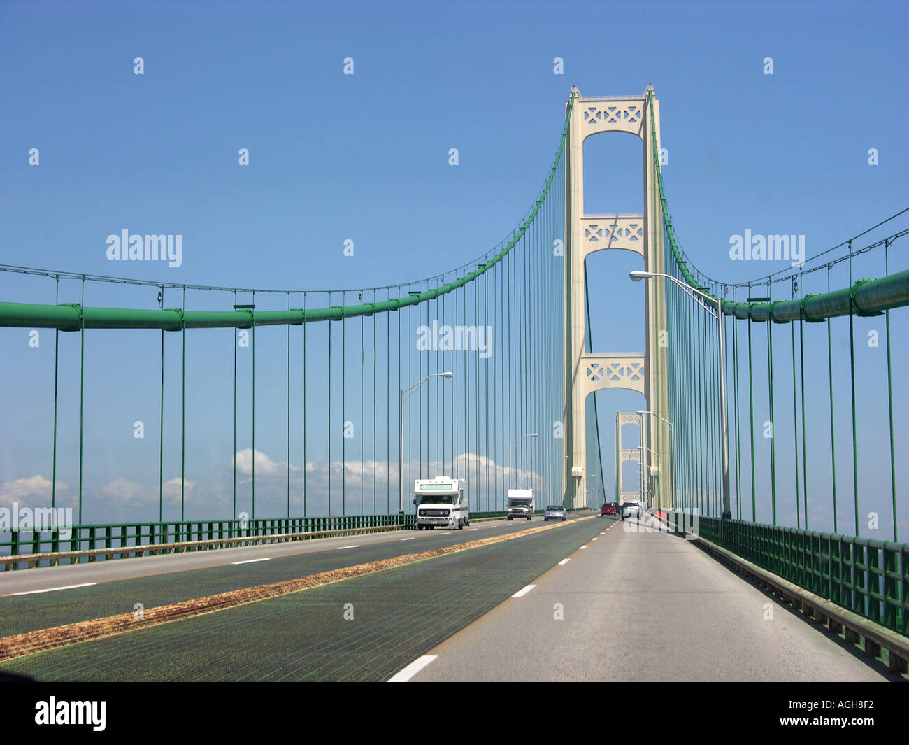 Mackinaw bridge connects Michigan Upper and Lower Peninsula at the ...