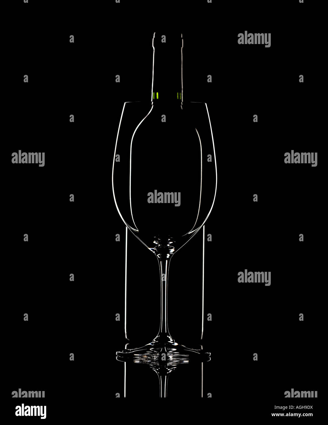 Wine bottle rim lighting hi-res stock photography and images - Alamy