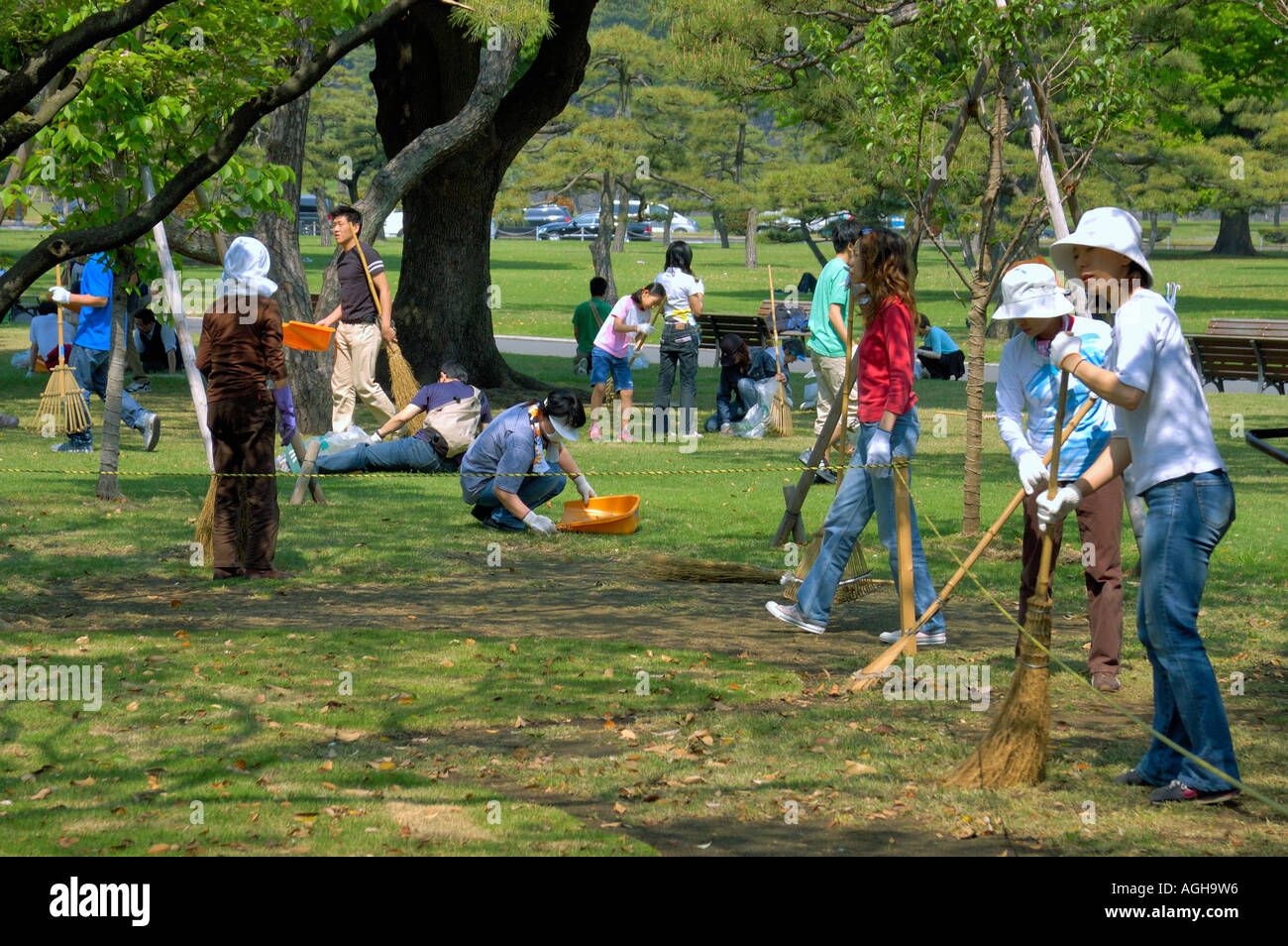 Green Day (yearly cleaning event), Tokyo, Japan Stock Photo - Alamy
