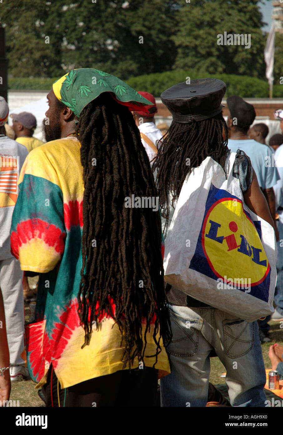 Lidl uk bag hi-res stock photography and images - Alamy