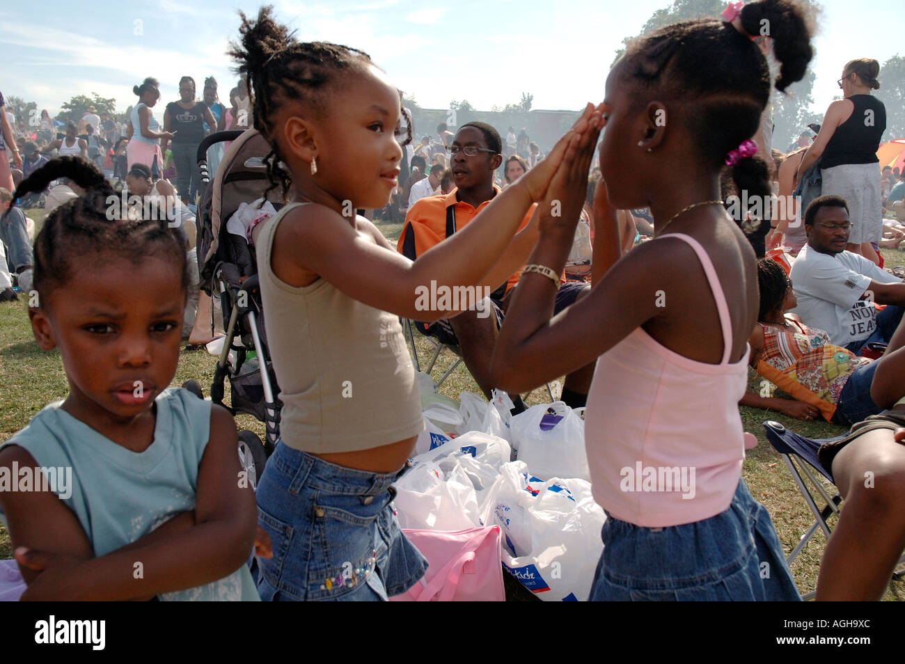 Mix race family picnic hi-res stock photography and images - Alamy