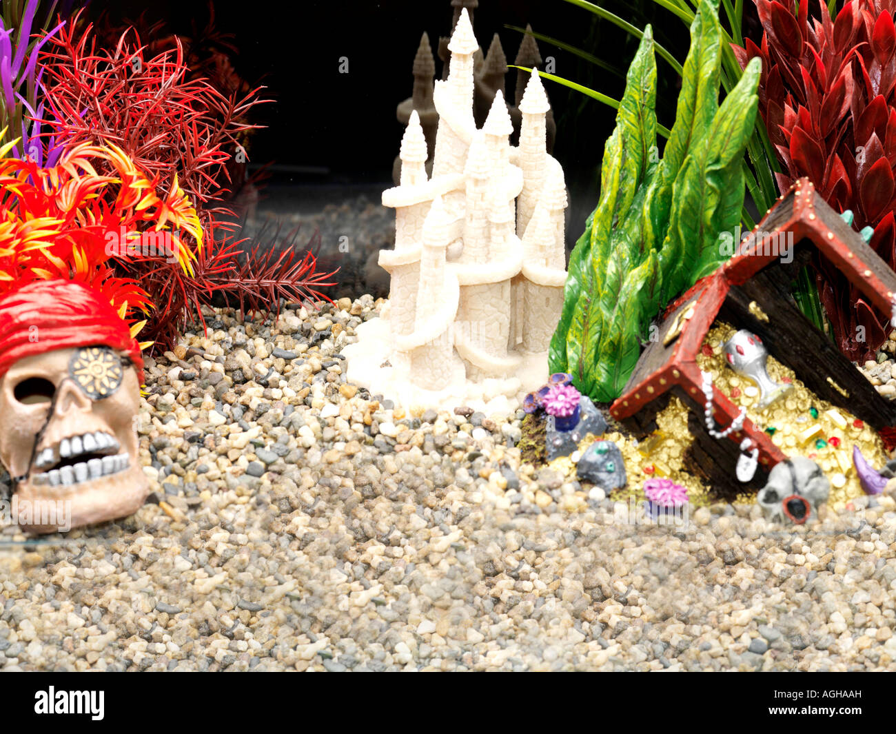 Tropical fish tank gravel ornaments hi-res stock photography and images ...
