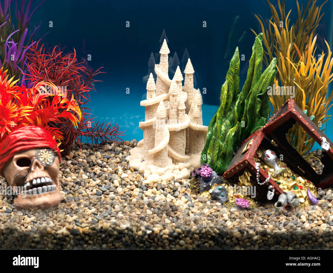 Tropical fish tank gravel ornaments hi-res stock photography and images ...