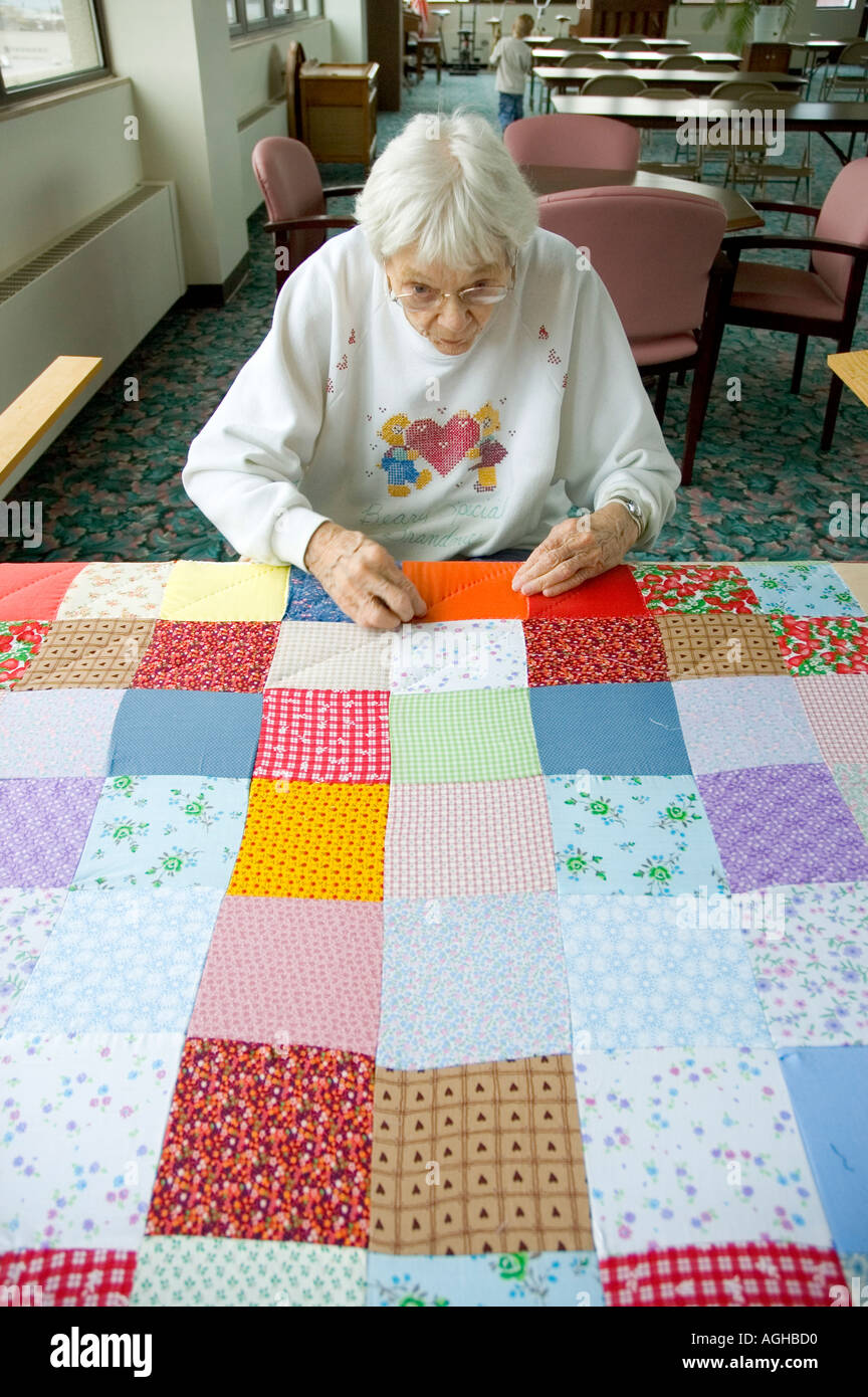 Making a quilt old hi-res stock photography and images - Alamy