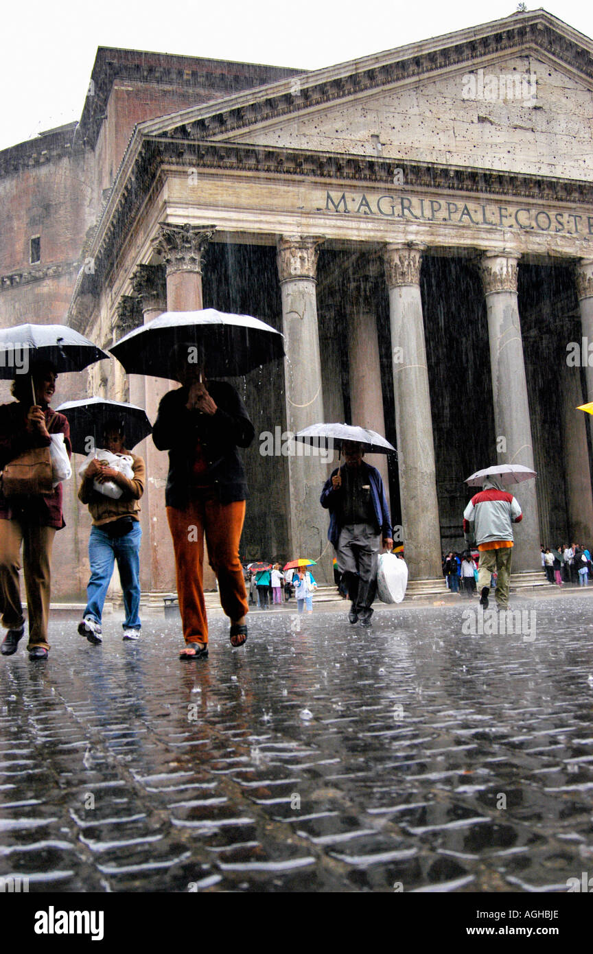 Rain rainy day rome hi-res stock photography and images - Alamy
