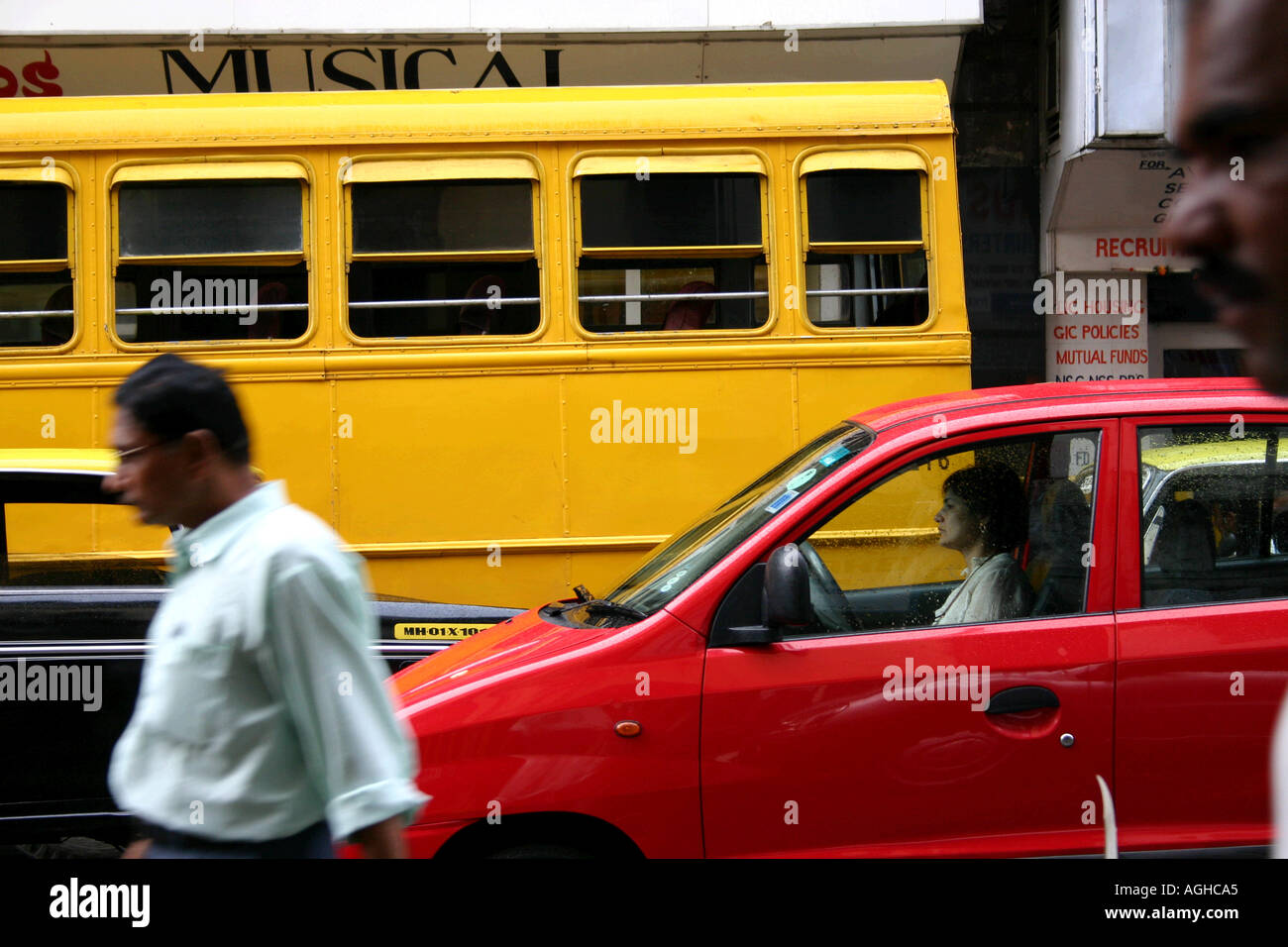STREET SCENE KALBADEVI ROAD MUMBAI Bombay MAHARASTRA INDIA Stock Photo ...