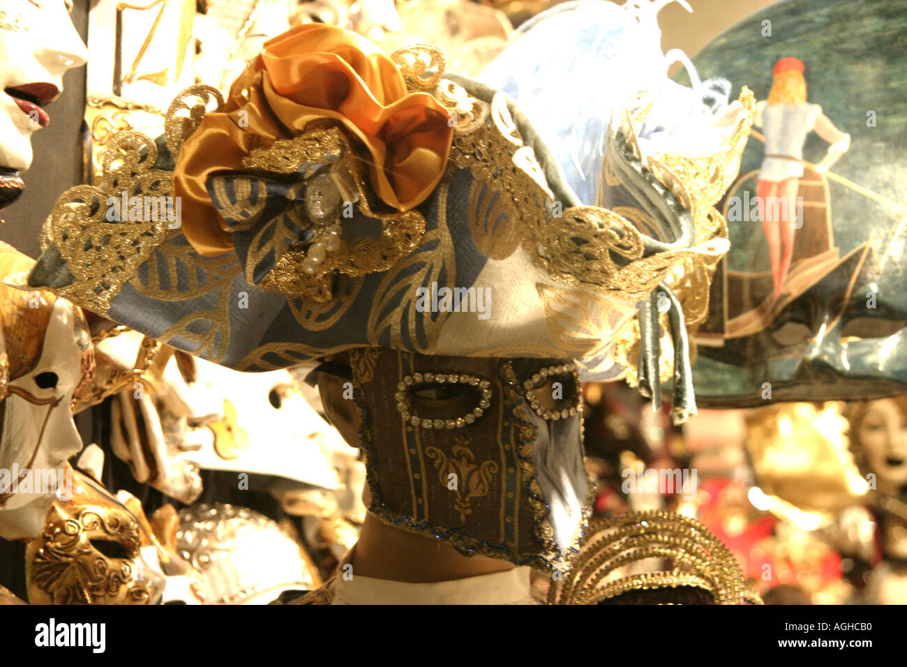 window display showing venetian masks venice italy europe 2003 Stock ...