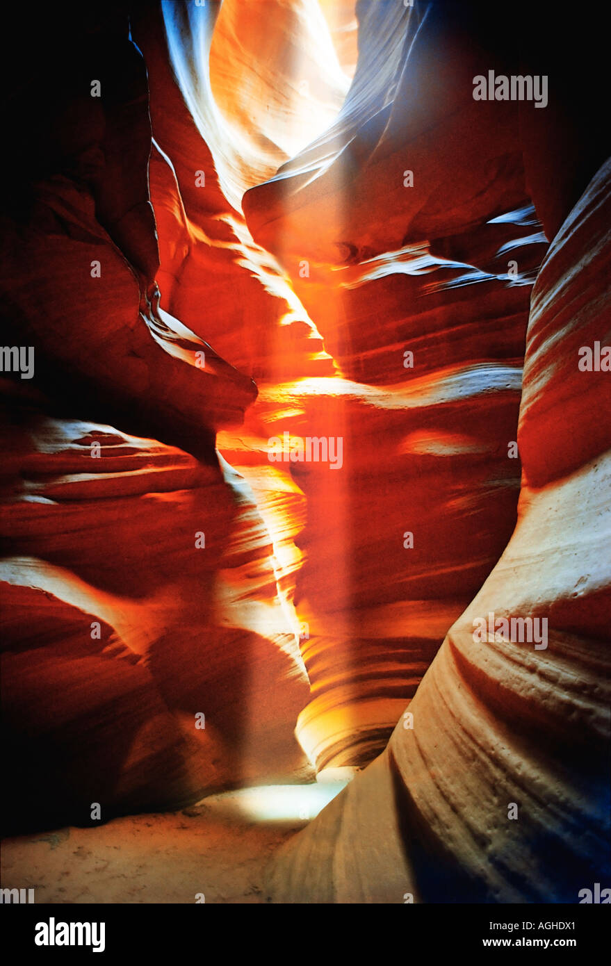 Sunbeams in cave hi-res stock photography and images - Alamy