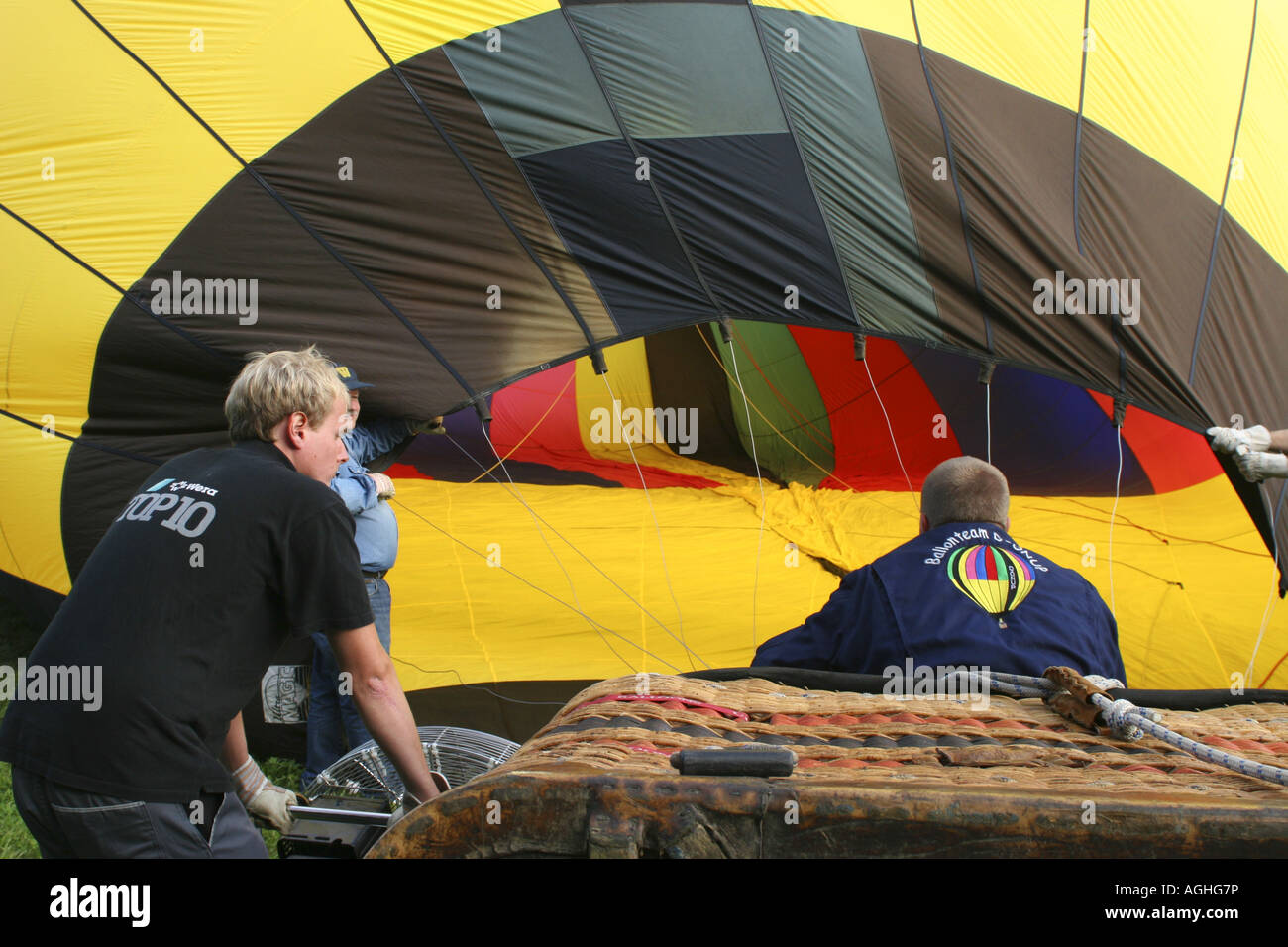 before the start - inflating the balloon envelope Stock Photo - Alamy