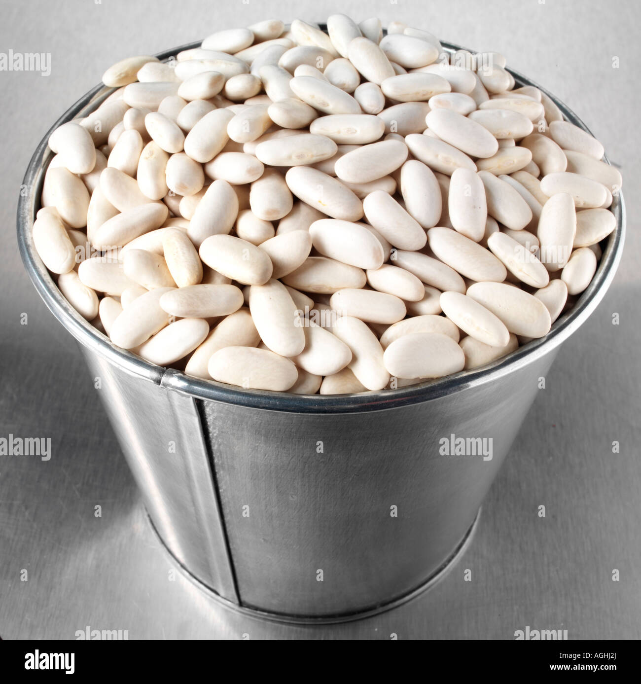 ALUBIA OR CANNELLINI BEANS Stock Photo - Alamy