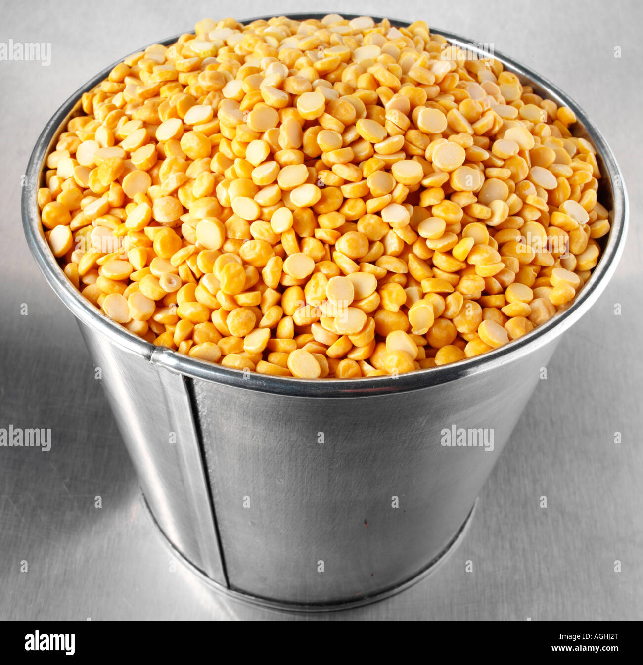 CONTAINER OF CHANA DAL Stock Photo - Alamy