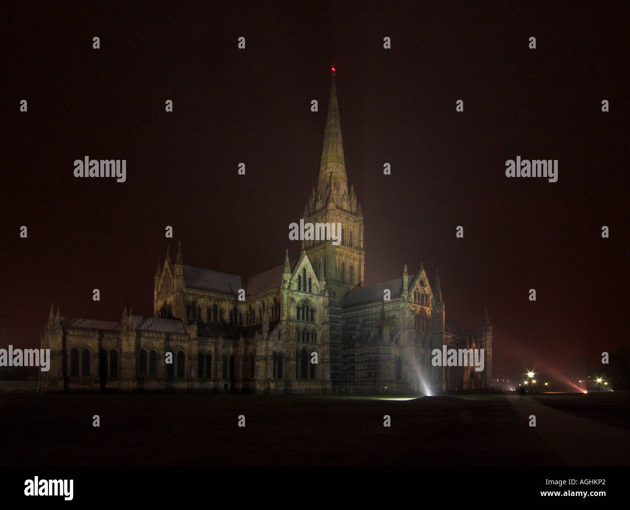 Salisbury cathedral snow hi-res stock photography and images - Alamy