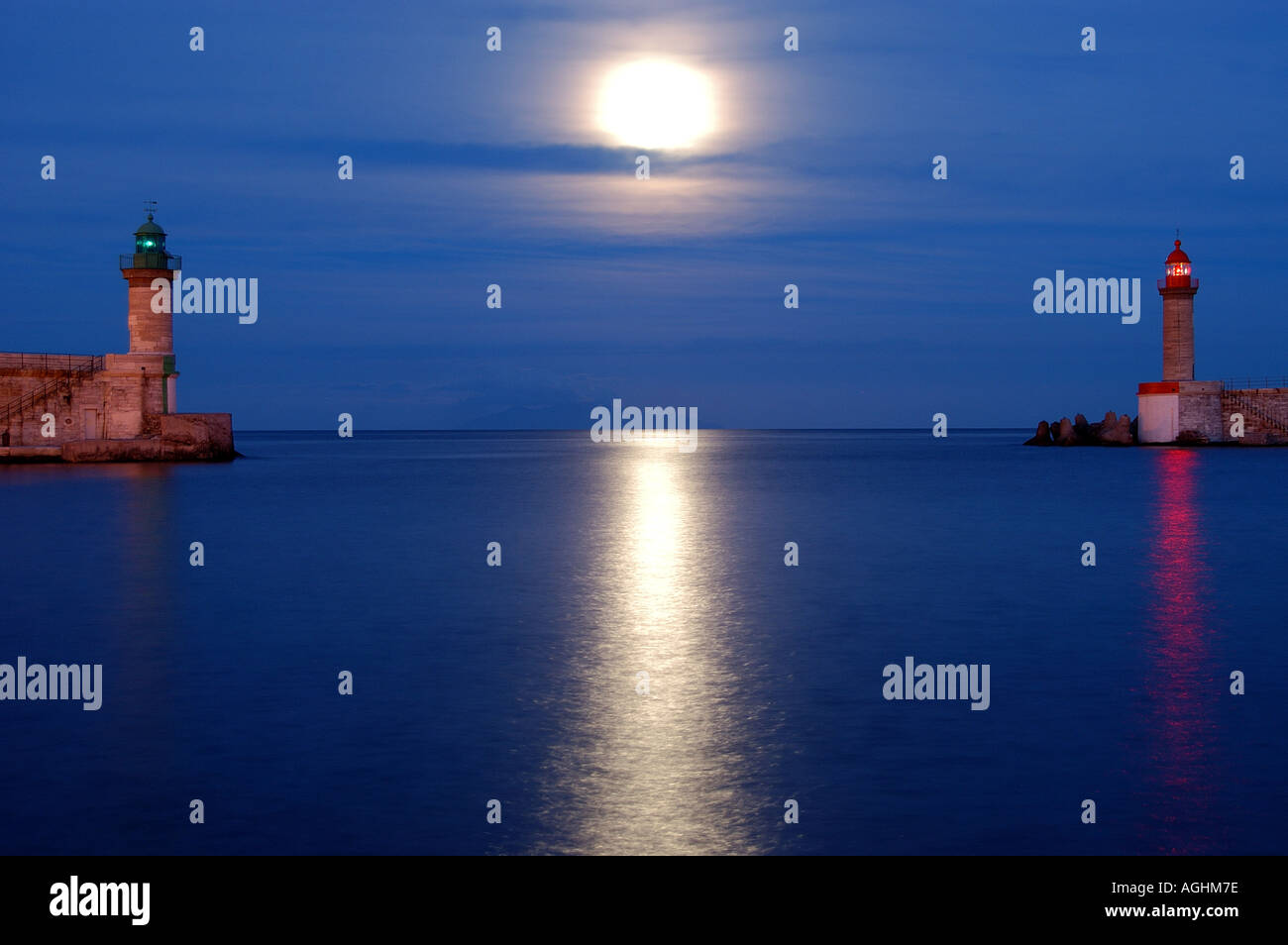 Lighthouses at night france hi-res stock photography and images - Alamy