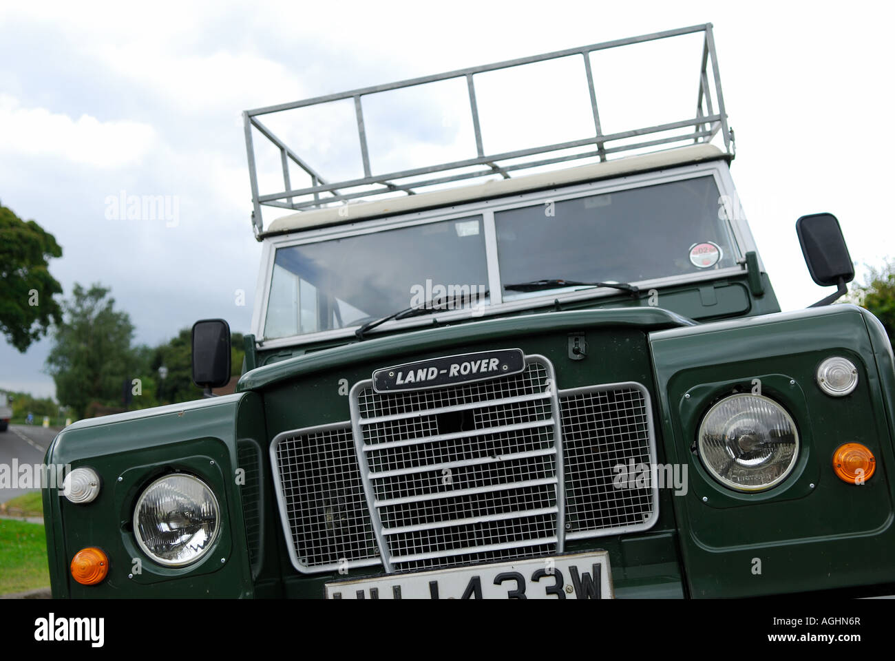Land-rover 4x4 vehical Stock Photo - Alamy