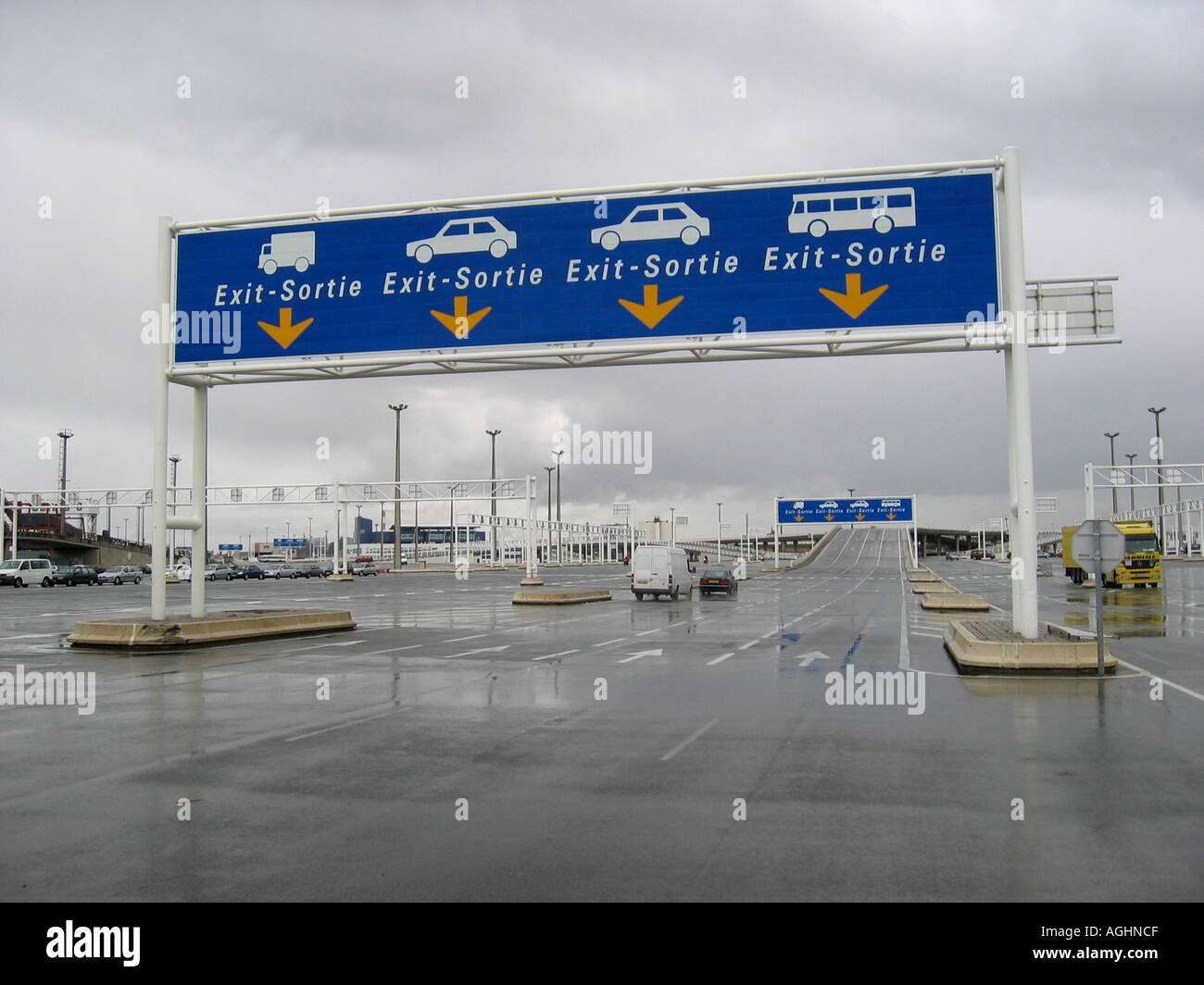 Calais ferry port sign hi-res stock photography and images - Alamy