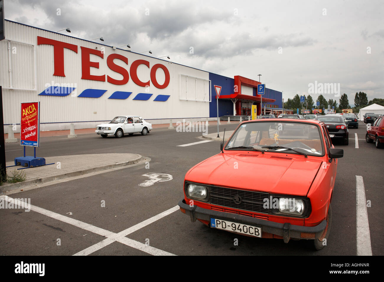 Tesco red shop front hi-res stock photography and images - Alamy