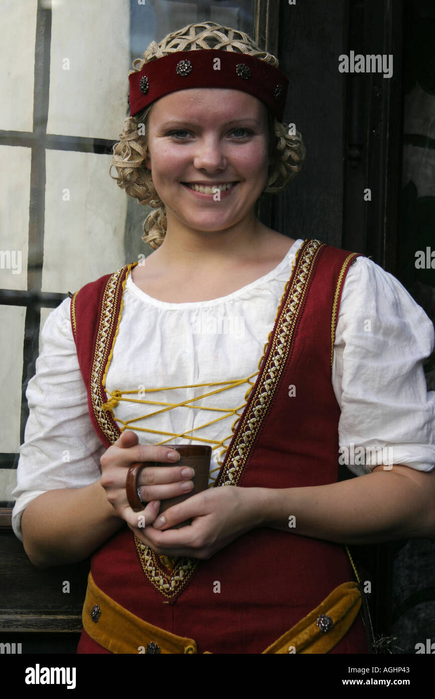 Medieval waitress hi-res stock photography and images - Alamy