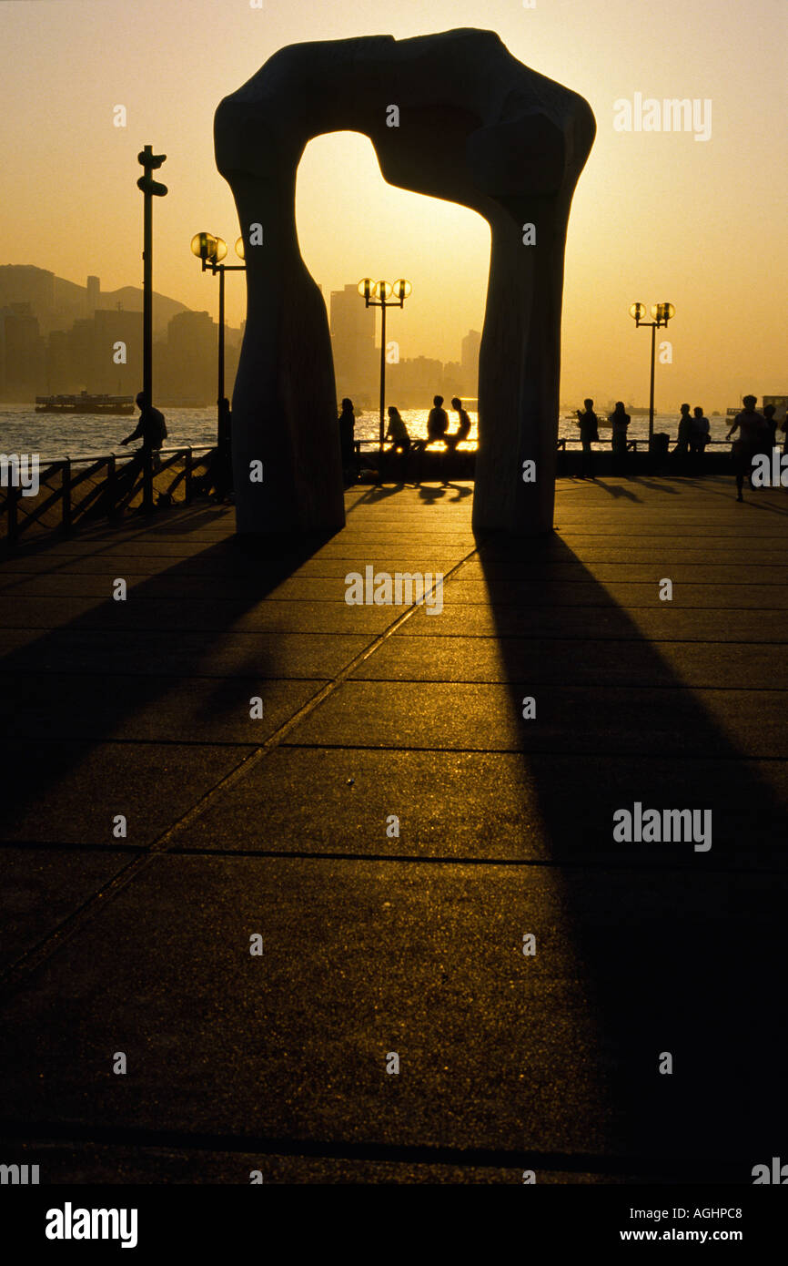 Henry Moore Sculpture Arch High Resolution Stock Photography and Images ...