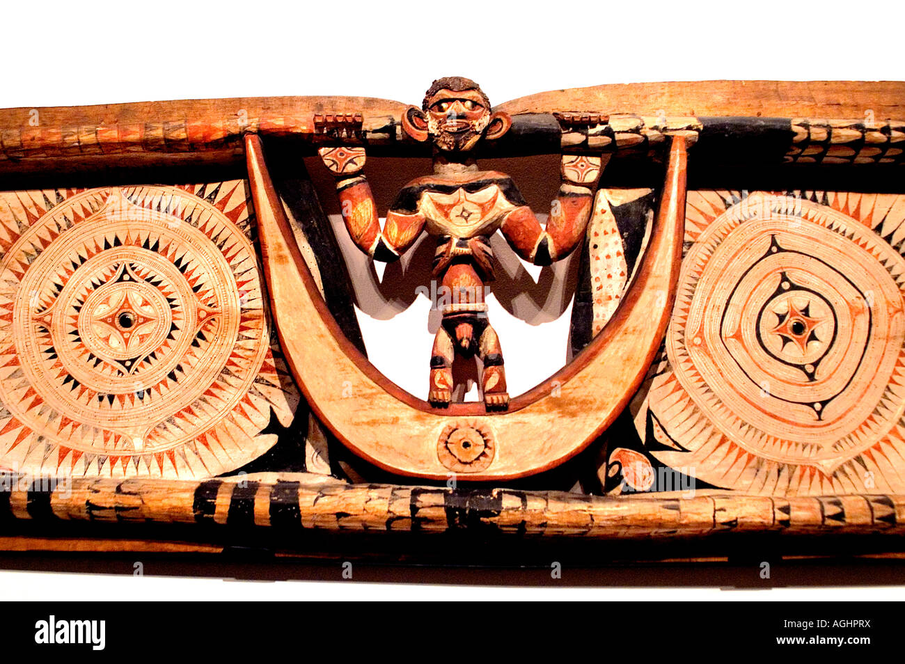 Malagan sculpture with central male figure Nord New Ireland Musee du ...