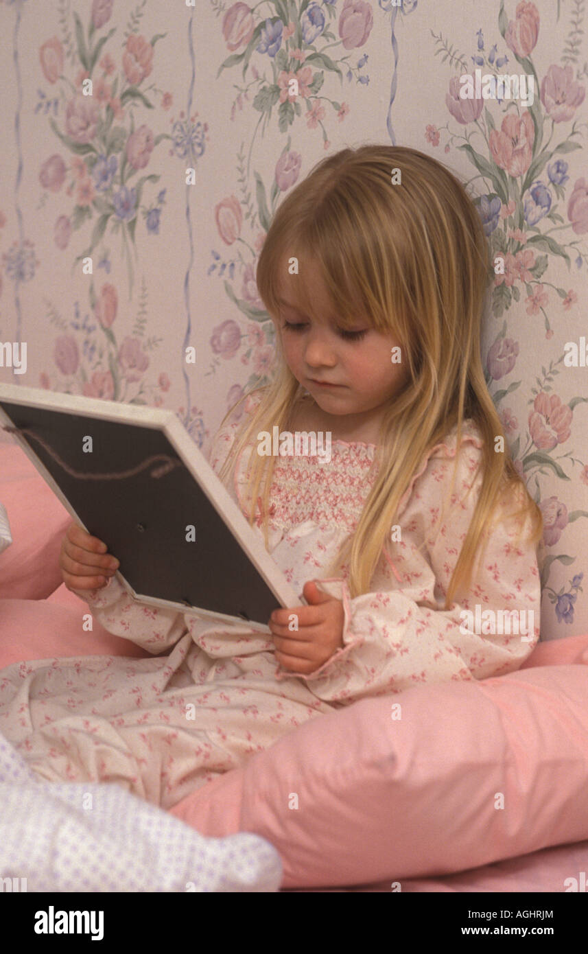 Child girls hi-res stock photography and images - Alamy