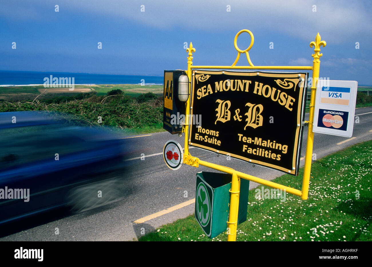 Ireland county kerry dingle peninsula conor pass hi-res stock ...