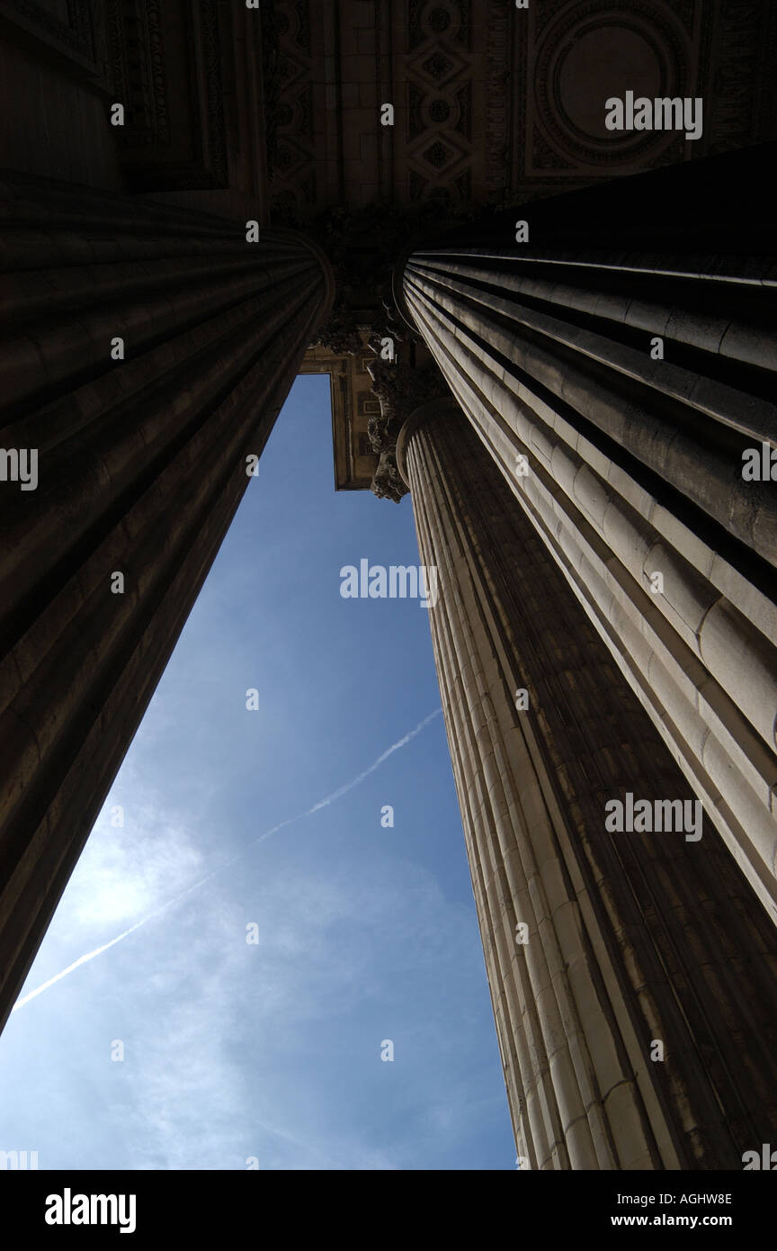 Pantheon entrance paris france pillars hi-res stock photography and ...