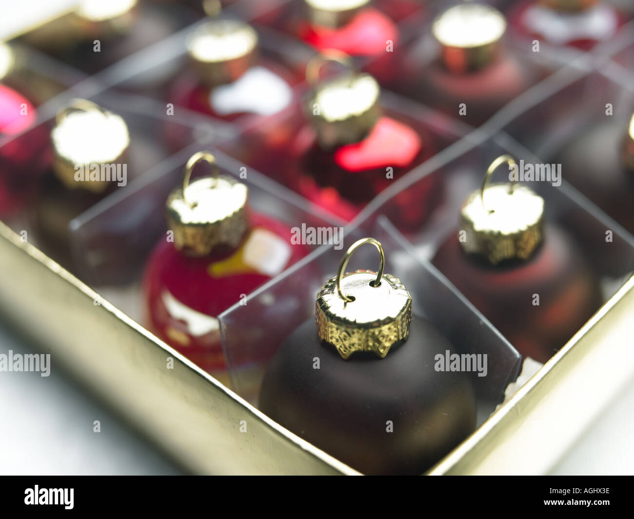 Plastic christmas tree purple hi-res stock photography and images - Alamy