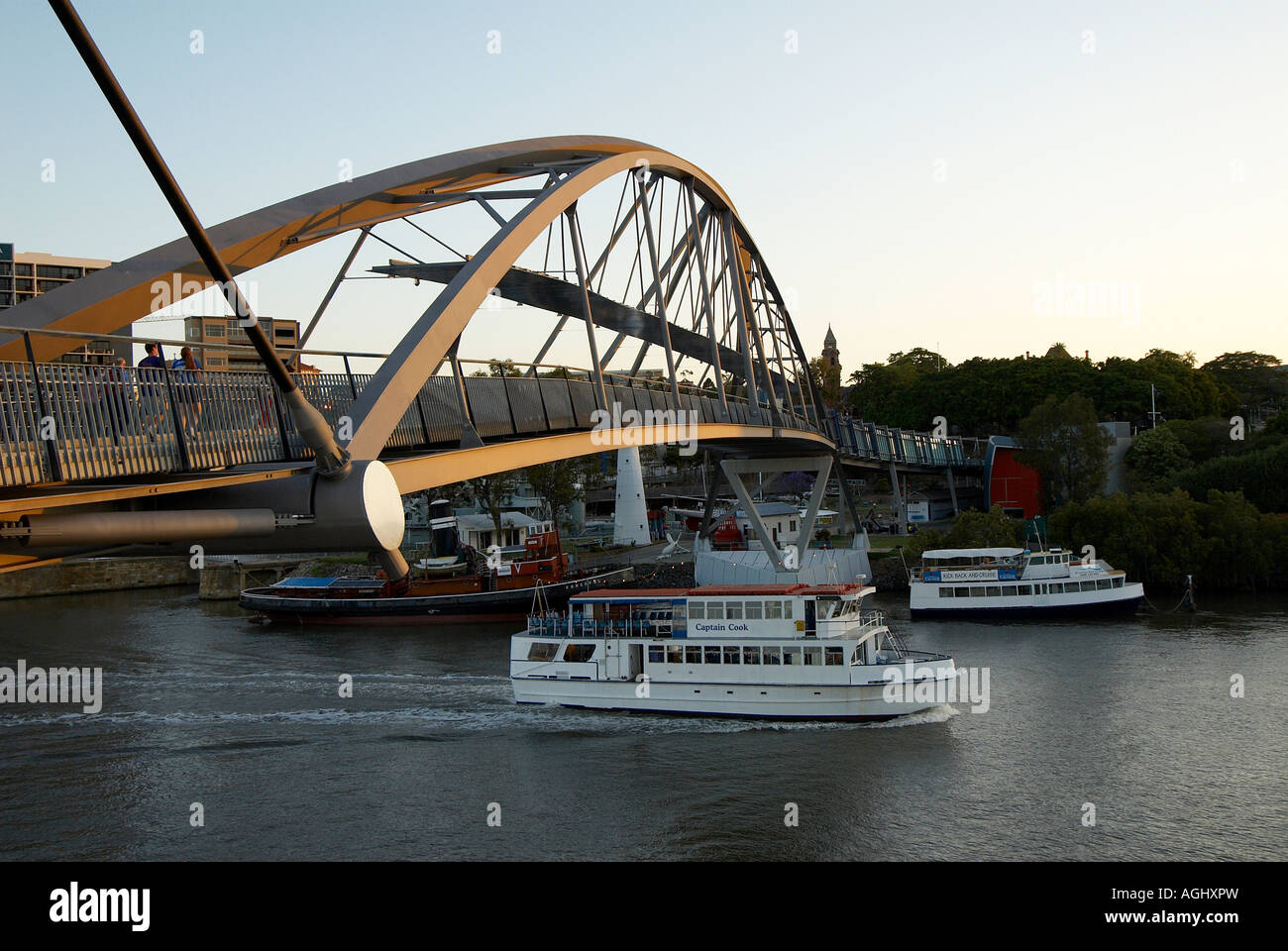 Cruise boat going under the Goodwill Bridge on Brisbane River ...