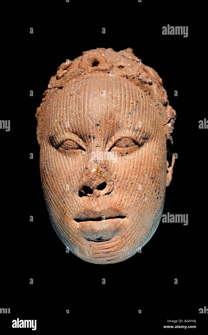 Ife head hi-res stock photography and images - Alamy
