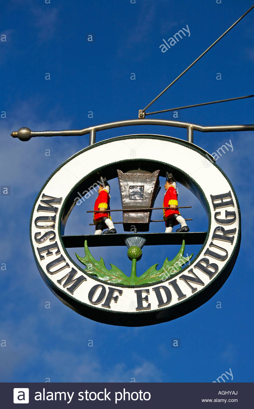 Museum of Edinburgh signpost Stock Photo - Alamy