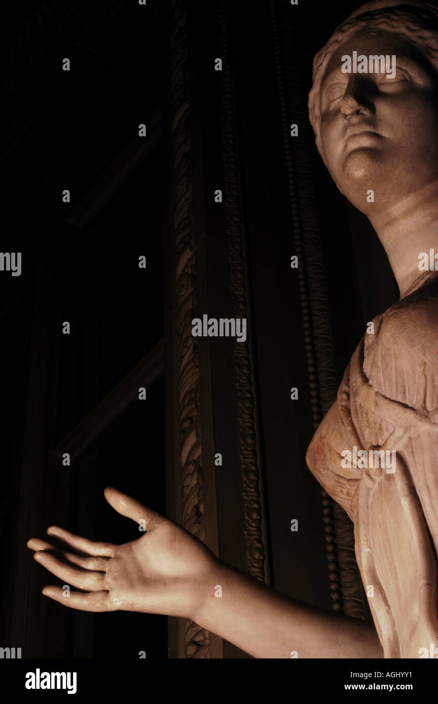 Nymph marble statue hi-res stock photography and images - Alamy