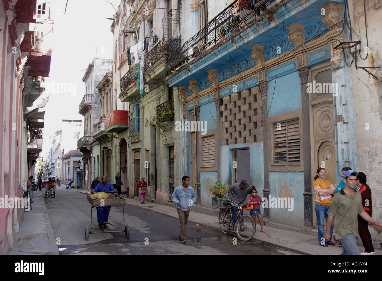 Street Scene in Havana, Cuba Stock Photo - Alamy