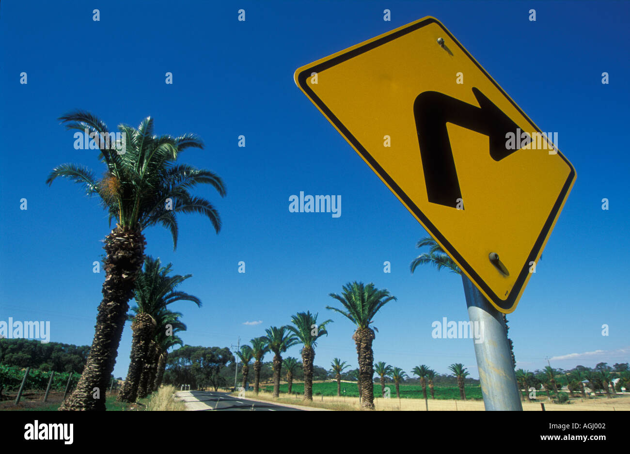Right hand bend warning sign Barossa Valley South Australia eye35.com ...