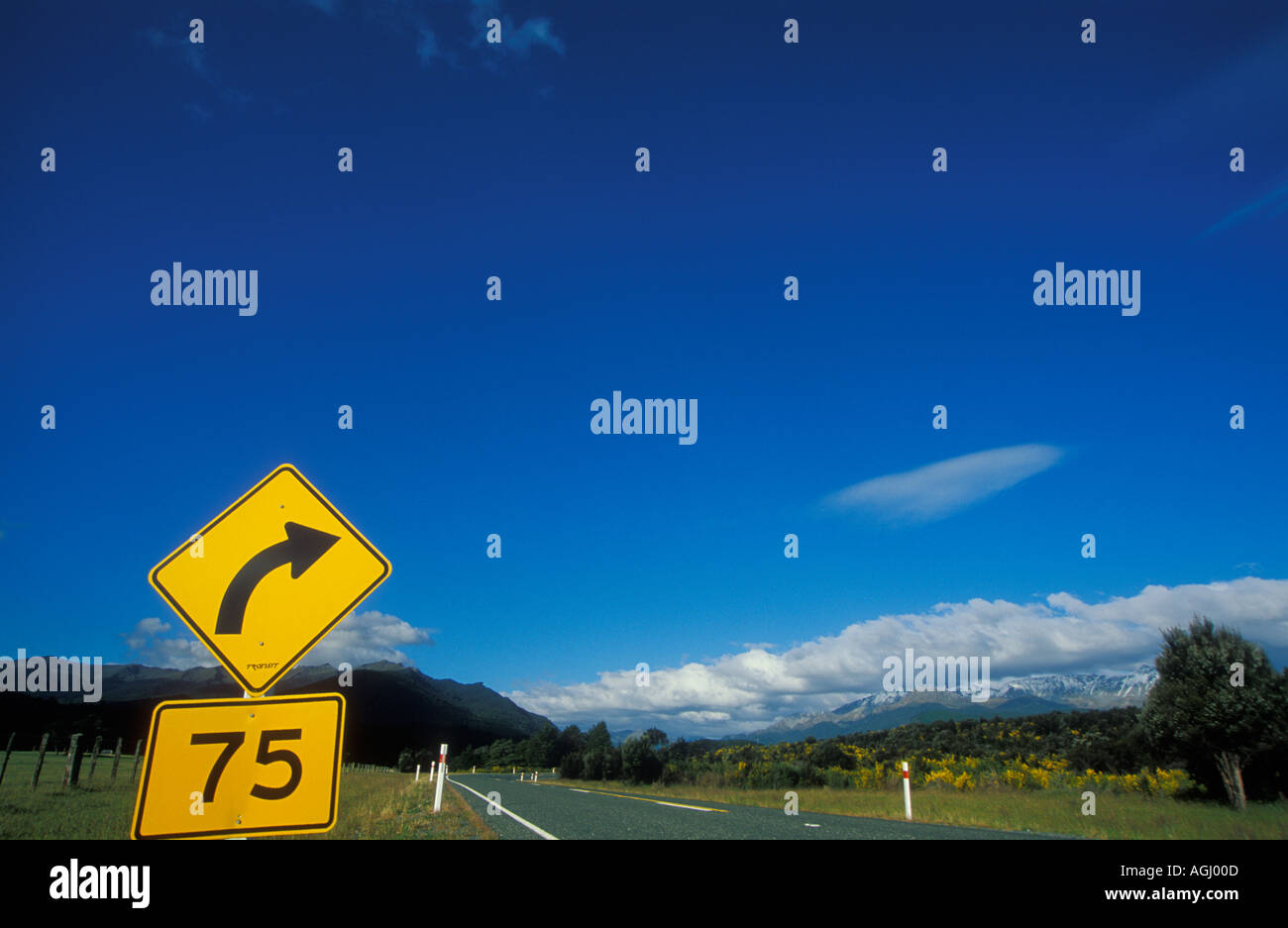 Bend road signs near Mount Cook South Island New Zealand eye35.com ...