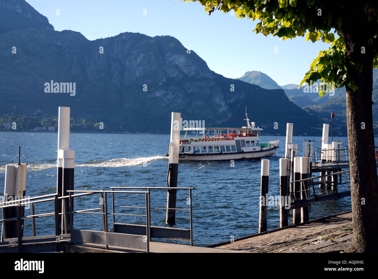 A FERRY ON LAKE COMO Stock Photo - Alamy