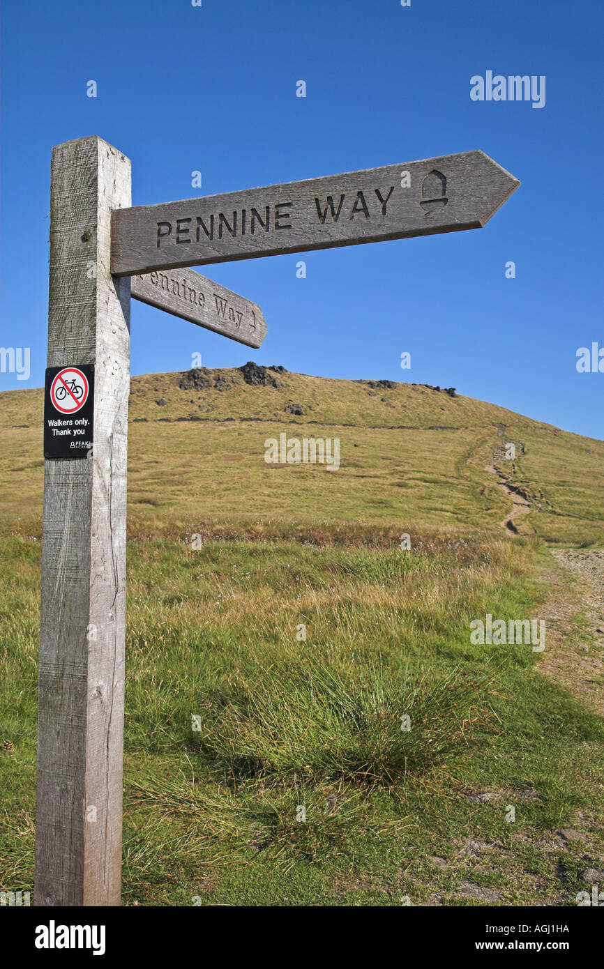 Pennine Way waymarker at Edale Head Stock Photo - Alamy