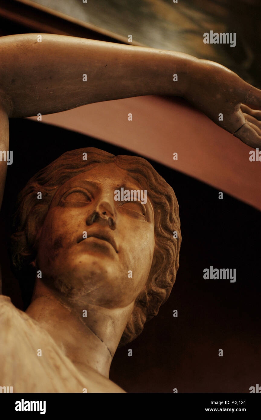 Roman statue hi-res stock photography and images - Alamy