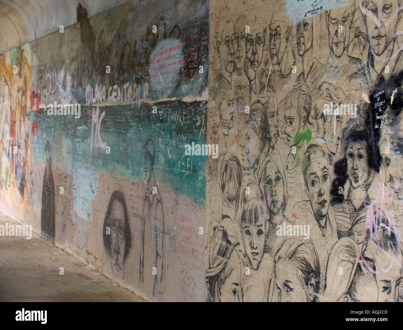 Via dell Amore or Lovers Lane Cinque Terre trail between town of ...