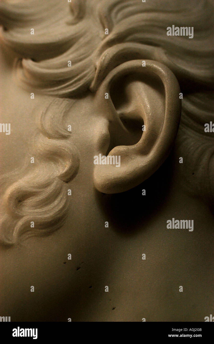 William huskisson statue hi-res stock photography and images - Alamy