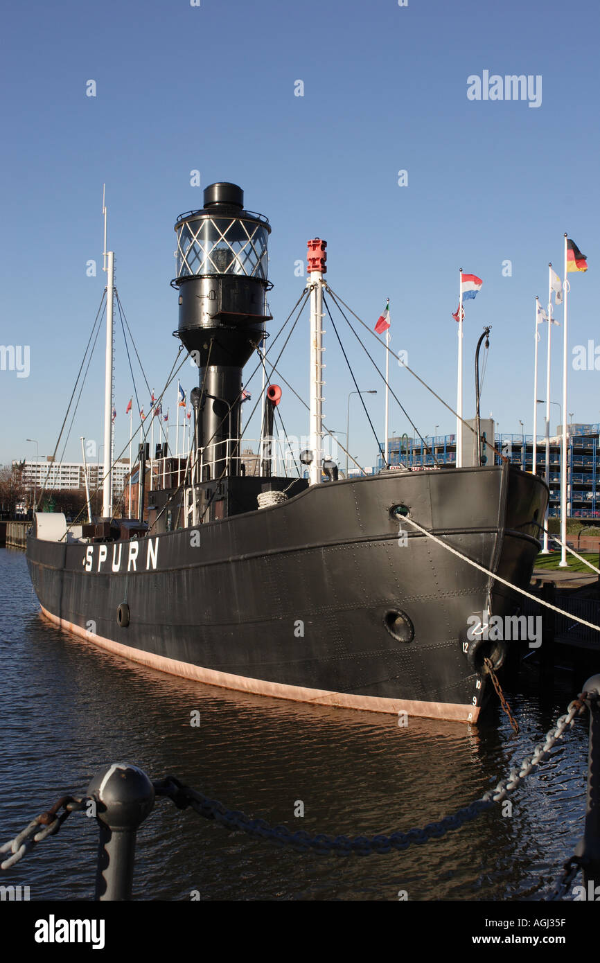 Humber lighthouse boat hi-res stock photography and images - Alamy